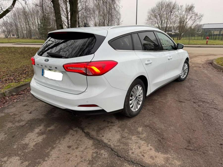 White Ford Focus 2021 in Taurage, with an engine capacity of 1.50 L and mileage of 171 thousand km for 7900 €, photo 6 on AUTOMOTO.COM.LV
