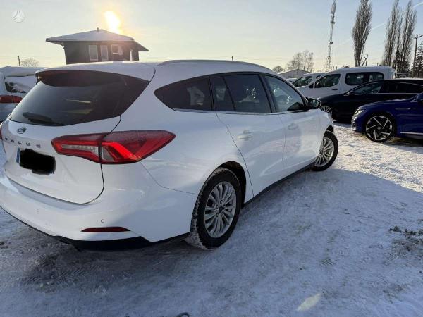 Balts Ford Focus 2021 Tauragė, ar dzinēja tilpumu 1.50 L un nobraukumu 171 tūkst. km par 7600 €, foto 4 vietnē AUTOMOTO.COM.LV