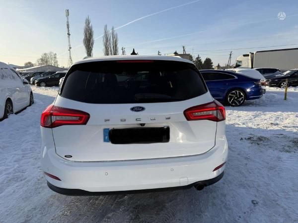Balts Ford Focus 2021 Tauragė, ar dzinēja tilpumu 1.50 L un nobraukumu 171 tūkst. km par 7600 €, foto 5 vietnē AUTOMOTO.COM.LV