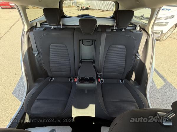 White Ford Focus 2021 in Tartu, with an engine capacity of 1.50 L and mileage of 196 thousand km for 10999 €, photo 11 on AUTOMOTO.COM.LV