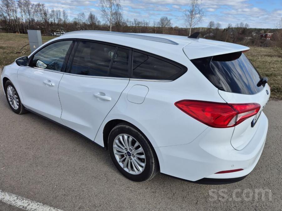 White Ford Focus 2021 in Riga, with an engine capacity of 1.50 L and mileage of 195 thousand km for 8500 €, photo 5 on AUTOMOTO.COM.LV