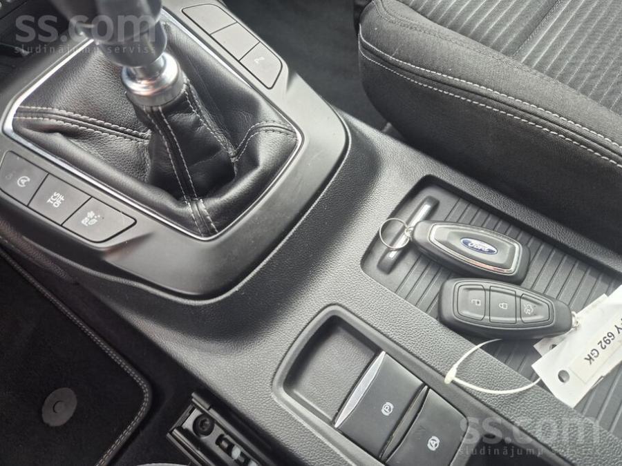 White Ford Focus 2021 in Riga, with an engine capacity of 1.50 L and mileage of 195 thousand km for 8500 €, photo 17 on AUTOMOTO.COM.LV
