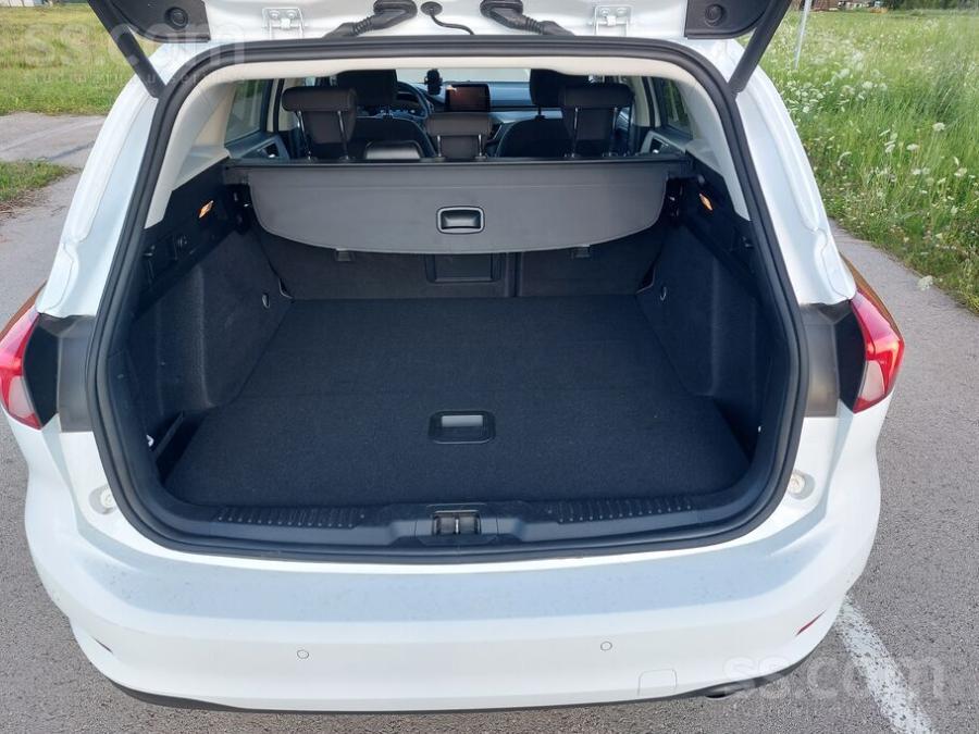 Balts Ford Focus 2021 Rīga, ar dzinēja tilpumu 1.50 L un nobraukumu 195 tūkst. km par 7100 €, foto 14 vietnē AUTOMOTO.COM.LV