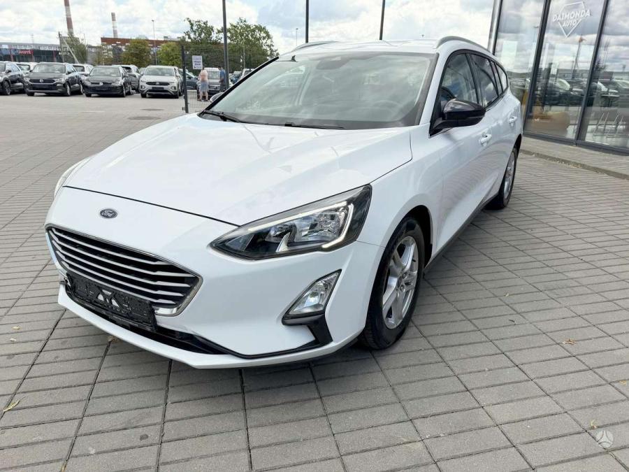 White Ford Focus 2021 in Kaunas, with an engine capacity of 1.00 L and mileage of 199 thousand km for 7200 €, photo 1 on AUTOMOTO.COM.LV