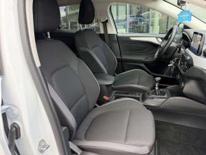 White Ford Focus 2021 in Kaunas, with an engine capacity of 1.00 L and mileage of 199 thousand km for 7200 €, photo 9 on AUTOMOTO.COM.LV