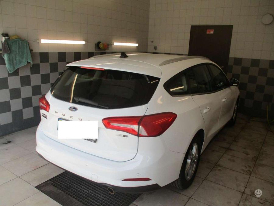 Balts Ford Focus 2021 Viļņa, ar dzinēja tilpumu 1.00 L un nobraukumu 270 tūkst. km par 12350 €, foto 5 vietnē AUTOMOTO.COM.LV