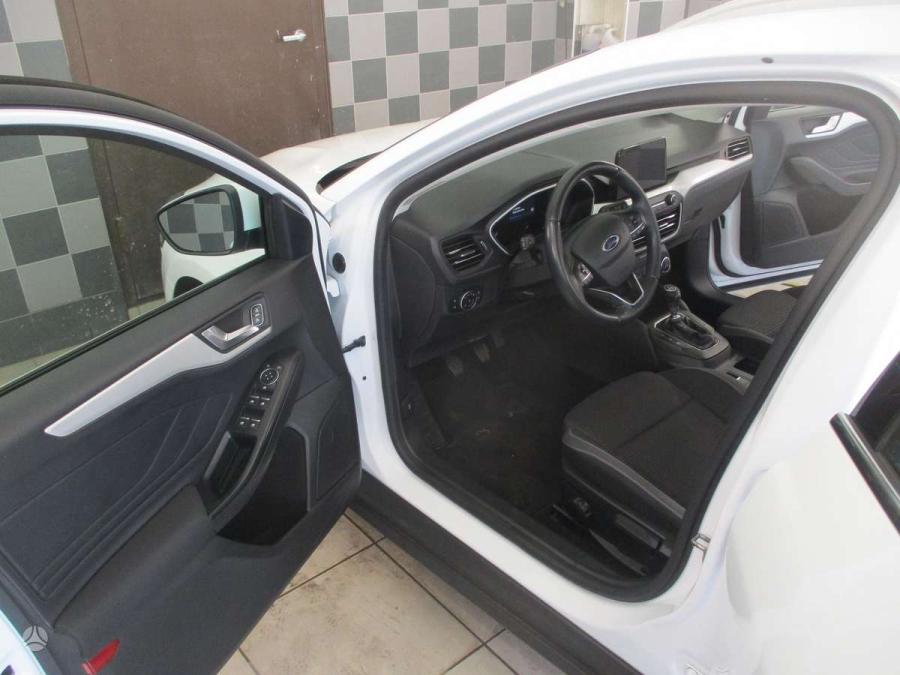 Balts Ford Focus 2021 Viļņa, ar dzinēja tilpumu 1.00 L un nobraukumu 270 tūkst. km par 12350 €, foto 12 vietnē AUTOMOTO.COM.LV