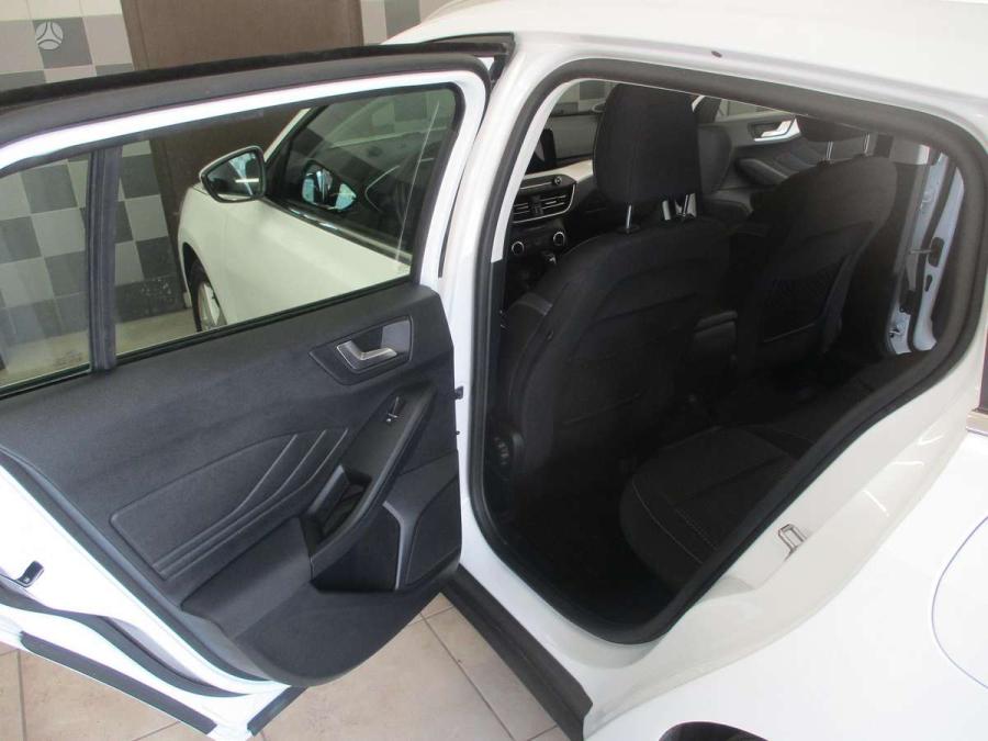 Balts Ford Focus 2021 Viļņa, ar dzinēja tilpumu 1.00 L un nobraukumu 270 tūkst. km par 12350 €, foto 13 vietnē AUTOMOTO.COM.LV
