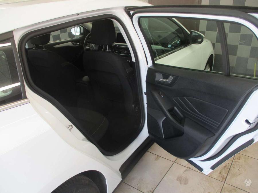 Balts Ford Focus 2021 Viļņa, ar dzinēja tilpumu 1.00 L un nobraukumu 270 tūkst. km par 12350 €, foto 15 vietnē AUTOMOTO.COM.LV