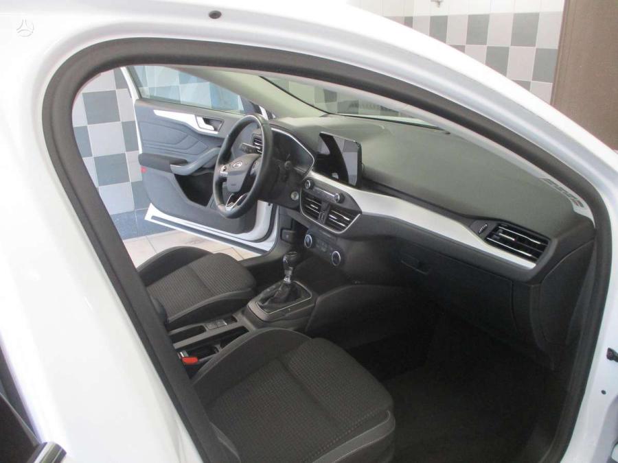 Balts Ford Focus 2021 Viļņa, ar dzinēja tilpumu 1.00 L un nobraukumu 270 tūkst. km par 12350 €, foto 17 vietnē AUTOMOTO.COM.LV