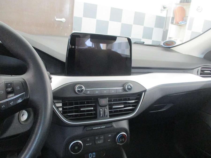 Balts Ford Focus 2021 Viļņa, ar dzinēja tilpumu 1.00 L un nobraukumu 270 tūkst. km par 12350 €, foto 23 vietnē AUTOMOTO.COM.LV