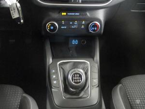 Balts Ford Focus 2021 Viļņa, ar dzinēja tilpumu 1.00 L un nobraukumu 270 tūkst. km par 12350 €, foto 27 vietnē AUTOMOTO.COM.LV