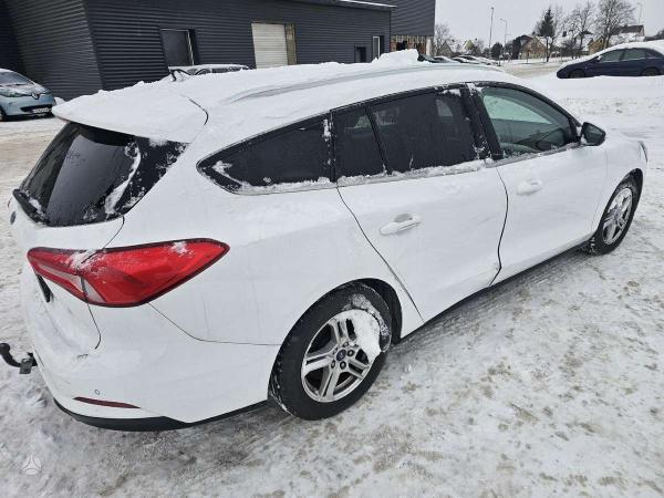 White Ford Focus 2022 in Taurage, with an engine capacity of 1.50 L and mileage of 150 thousand km for 8349 €, photo 5 on AUTOMOTO.COM.LV