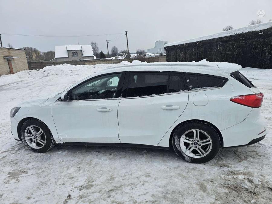 White Ford Focus 2022 in Taurage, with an engine capacity of 1.50 L and mileage of 150 thousand km for 8349 €, photo 11 on AUTOMOTO.COM.LV