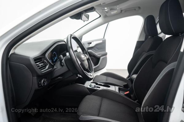Balts Ford Focus 2022 Tallina, ar dzinēja tilpumu 1.00 L un nobraukumu 145 tūkst. km par 11999 €, foto 7 vietnē AUTOMOTO.COM.LV