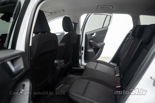 Balts Ford Focus 2022 Tallina, ar dzinēja tilpumu 1.00 L un nobraukumu 145 tūkst. km par 11999 €, foto 8 vietnē AUTOMOTO.COM.LV