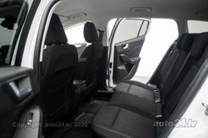 White Ford Focus 2022 in Tallinn, with an engine capacity of 1.00 L and mileage of 145 thousand km for 11999 €, photo 9 on AUTOMOTO.COM.LV
