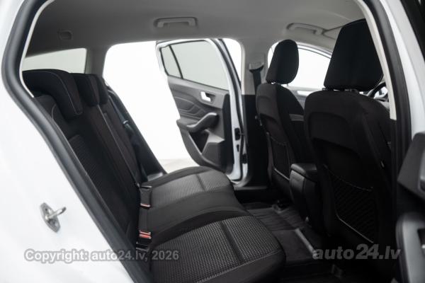 Balts Ford Focus 2022 Tallina, ar dzinēja tilpumu 1.00 L un nobraukumu 145 tūkst. km par 11999 €, foto 9 vietnē AUTOMOTO.COM.LV