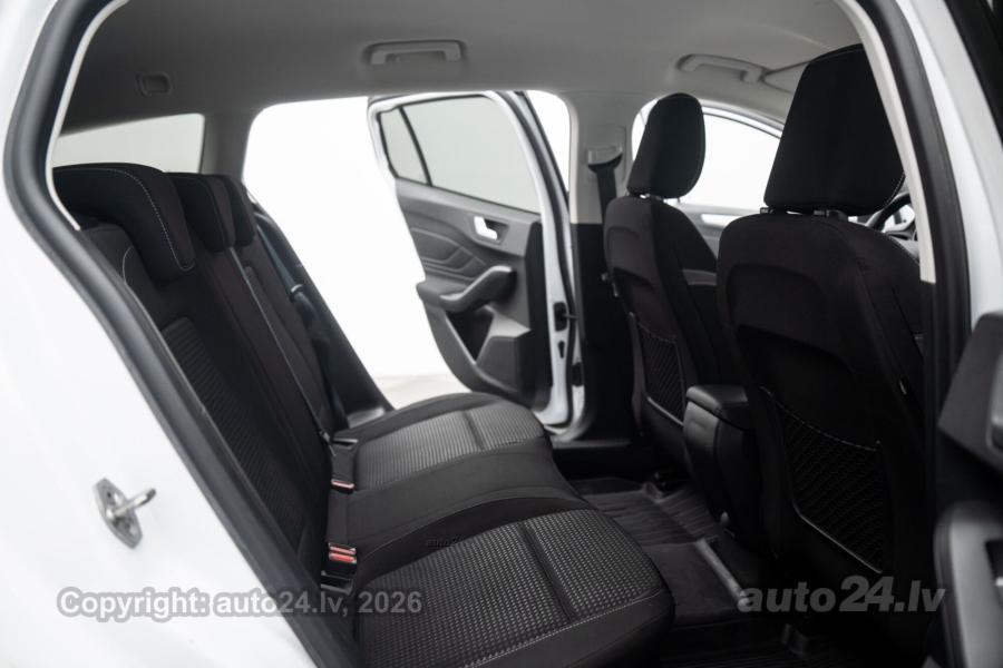 White Ford Focus 2022 in Tallinn, with an engine capacity of 1.00 L and mileage of 145 thousand km for 11999 €, photo 10 on AUTOMOTO.COM.LV