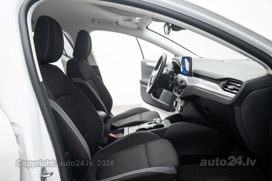 White Ford Focus 2022 in Tallinn, with an engine capacity of 1.00 L and mileage of 145 thousand km for 11999 €, photo 11 on AUTOMOTO.COM.LV