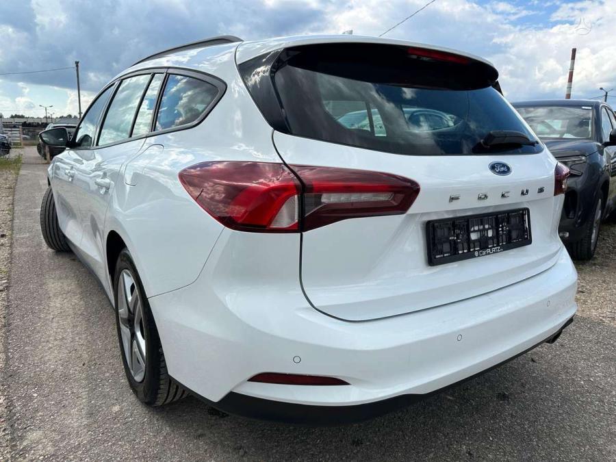 White Ford Focus 2022 in Vilnius, with an engine capacity of 1.50 L and mileage of 192 thousand km for 9850 €, photo 7 on AUTOMOTO.COM.LV