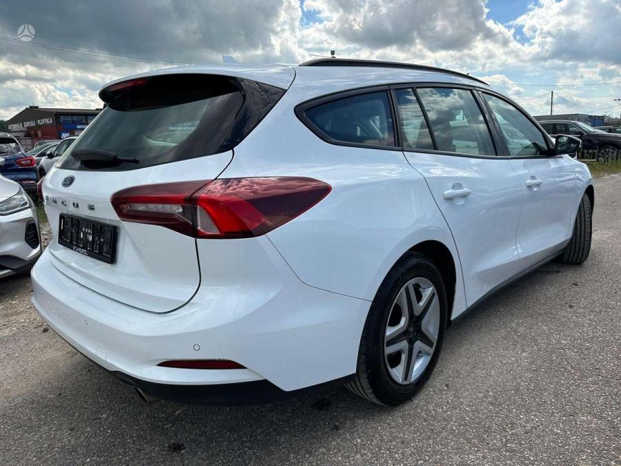 White Ford Focus 2022 in Vilnius, with an engine capacity of 1.50 L and mileage of 192 thousand km for 9850 €, photo 9 on AUTOMOTO.COM.LV