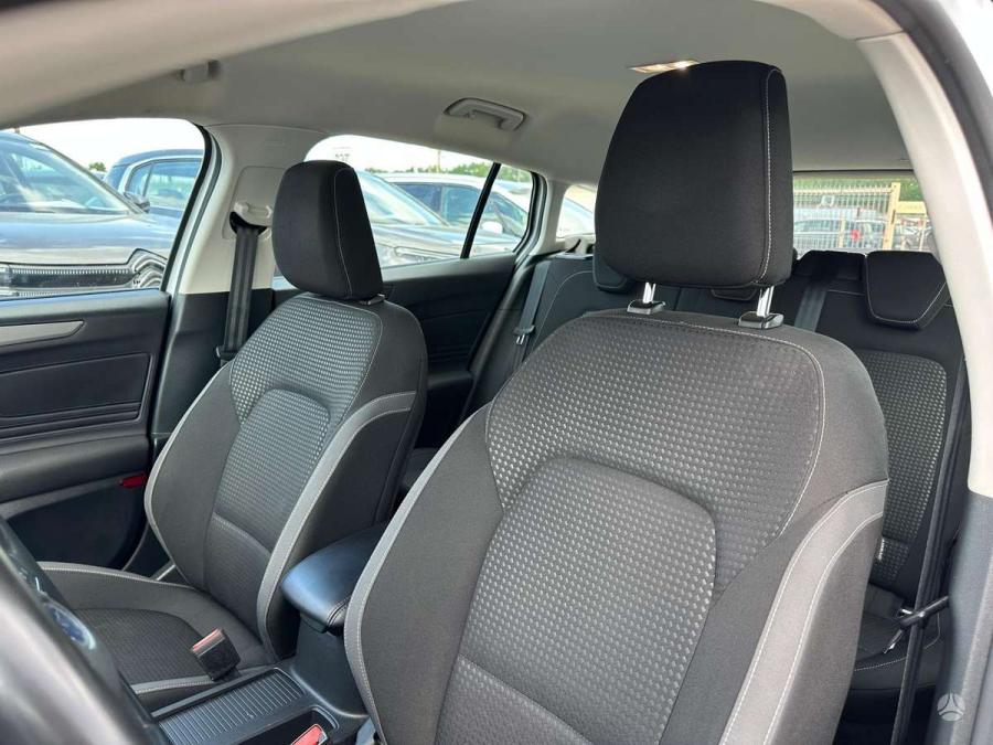 White Ford Focus 2022 in Vilnius, with an engine capacity of 1.50 L and mileage of 192 thousand km for 9850 €, photo 14 on AUTOMOTO.COM.LV