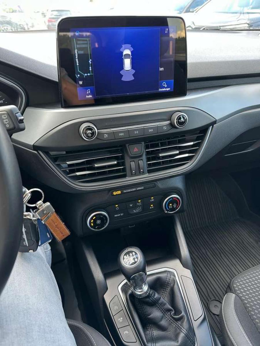 White Ford Focus 2022 in Vilnius, with an engine capacity of 1.50 L and mileage of 192 thousand km for 9850 €, photo 17 on AUTOMOTO.COM.LV