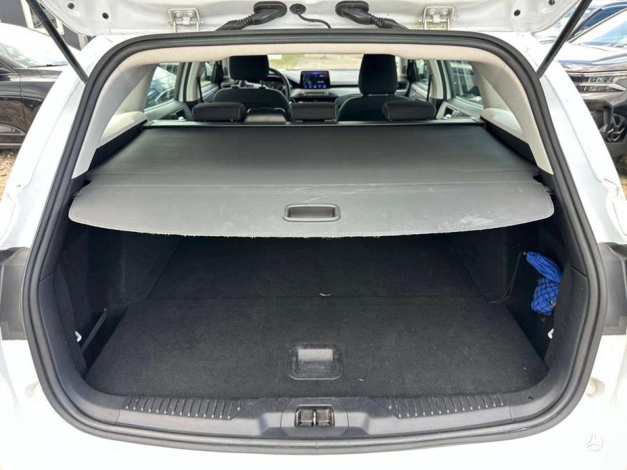 White Ford Focus 2022 in Vilnius, with an engine capacity of 1.50 L and mileage of 192 thousand km for 9850 €, photo 25 on AUTOMOTO.COM.LV