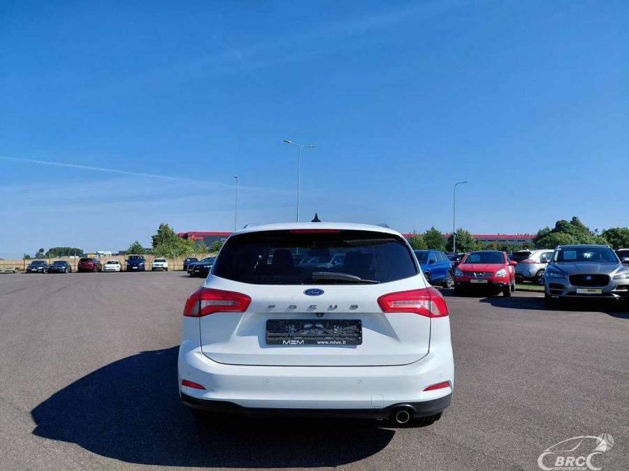 White Ford Focus 2022 in Vilnius, with an engine capacity of 1.00 L and mileage of 117 thousand km for 9900 €, photo 7 on AUTOMOTO.COM.LV