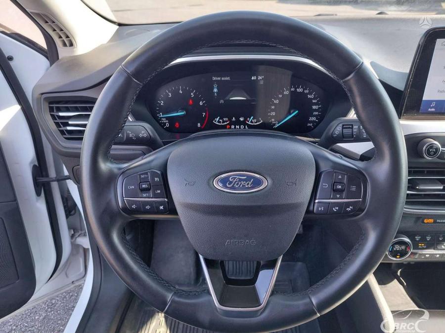 White Ford Focus 2022 in Vilnius, with an engine capacity of 1.00 L and mileage of 117 thousand km for 9900 €, photo 9 on AUTOMOTO.COM.LV