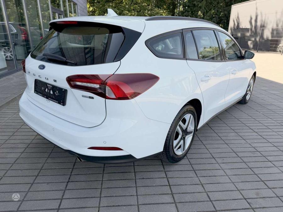 Белый Форд Фокус 2022 в Каунас, объемом двигателя 1.00 л и пробегом 120 тыс. км за 9900 €, фото 4 на AUTOMOTO.COM.LV