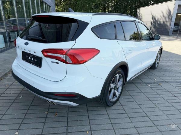 White Ford Focus 2022 in Kaunas, with an engine capacity of 1.00 L and mileage of 183 thousand km for 9900 €, photo 3 on AUTOMOTO.COM.LV