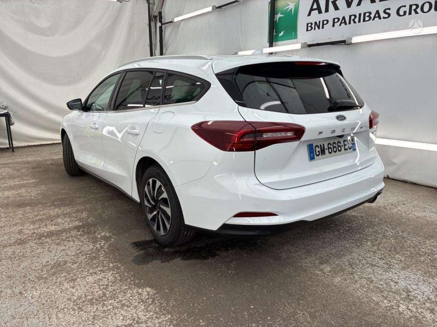 White Ford Focus 2023 in Vilnius, with an engine capacity of 1.00 L and mileage of 169 thousand km for 10769 €, photo 3 on AUTOMOTO.COM.LV