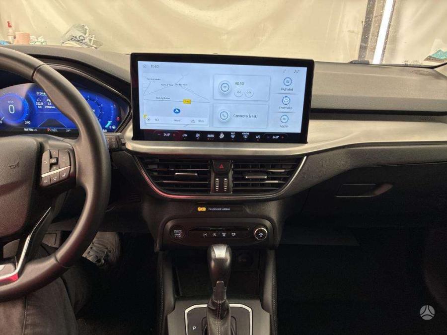 White Ford Focus 2023 in Vilnius, with an engine capacity of 1.00 L and mileage of 169 thousand km for 10769 €, photo 8 on AUTOMOTO.COM.LV
