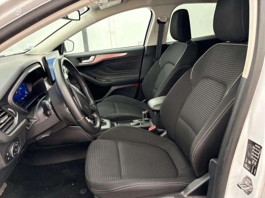 White Ford Focus 2023 in Vilnius, with an engine capacity of 1.00 L and mileage of 169 thousand km for 10769 €, photo 9 on AUTOMOTO.COM.LV