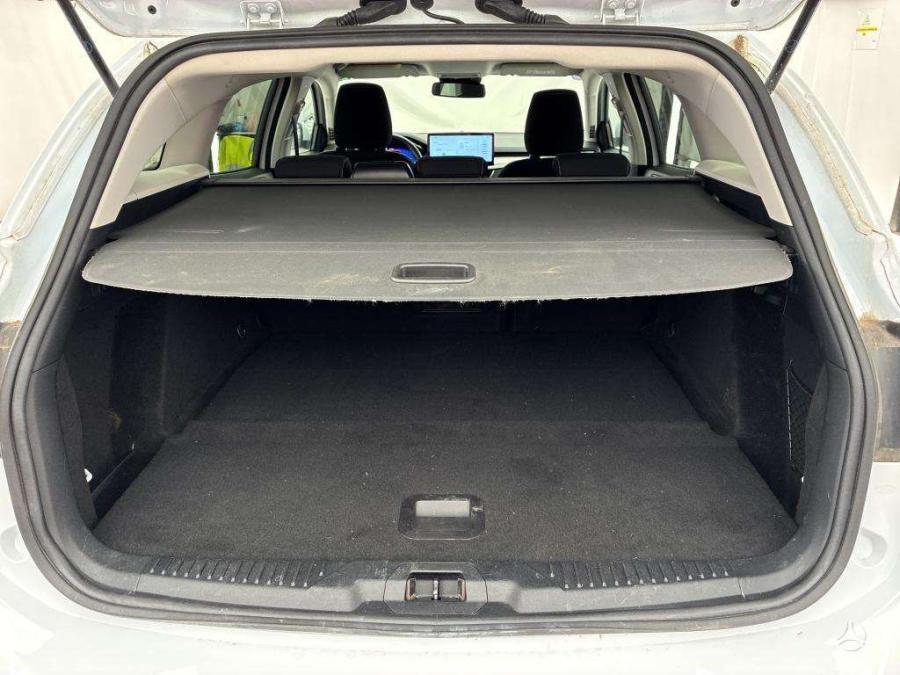 White Ford Focus 2023 in Vilnius, with an engine capacity of 1.00 L and mileage of 169 thousand km for 10769 €, photo 11 on AUTOMOTO.COM.LV