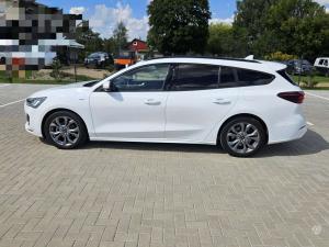 White Ford Focus 2023 in Taurage, with an engine capacity of 1.00 L and mileage of 220 thousand km for 7900 €, photo 4 on AUTOMOTO.COM.LV