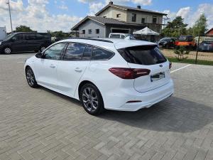White Ford Focus 2023 in Taurage, with an engine capacity of 1.00 L and mileage of 220 thousand km for 7900 €, photo 5 on AUTOMOTO.COM.LV