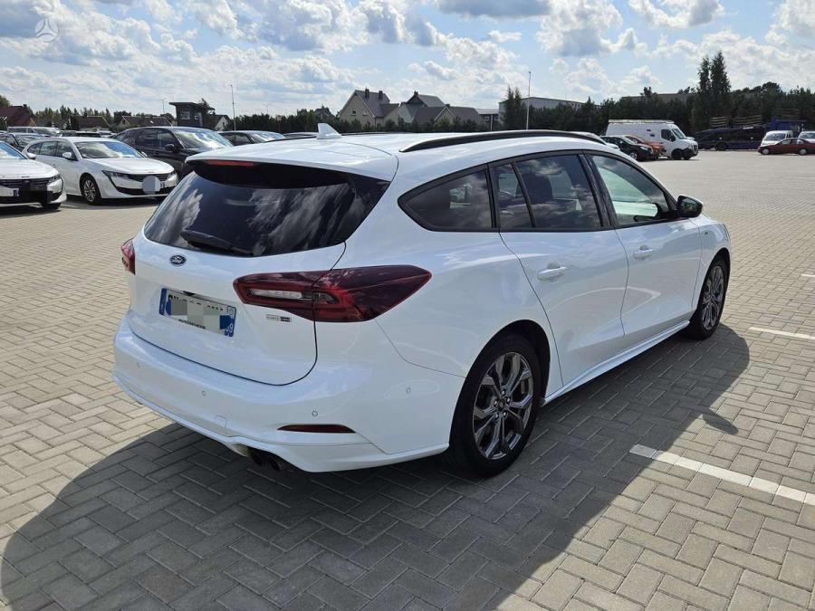 White Ford Focus 2023 in Taurage, with an engine capacity of 1.00 L and mileage of 220 thousand km for 7900 €, photo 7 on AUTOMOTO.COM.LV