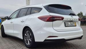 White Ford Focus 2023 in Kaunas, with an engine capacity of 1.50 L and mileage of 120 thousand km for 12950 €, photo 3 on AUTOMOTO.COM.LV