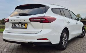 White Ford Focus 2023 in Kaunas, with an engine capacity of 1.50 L and mileage of 120 thousand km for 12950 €, photo 4 on AUTOMOTO.COM.LV
