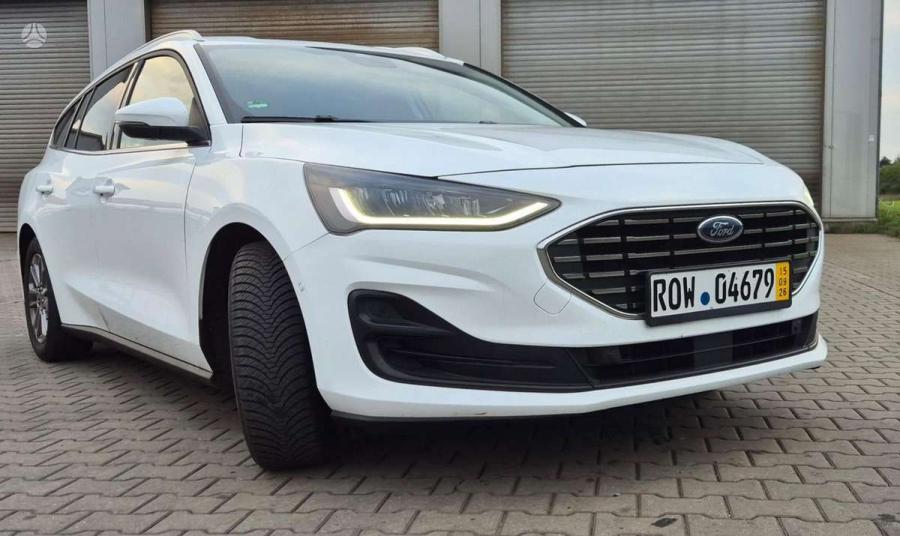 White Ford Focus 2023 in Kaunas, with an engine capacity of 1.50 L and mileage of 120 thousand km for 12950 €, photo 5 on AUTOMOTO.COM.LV