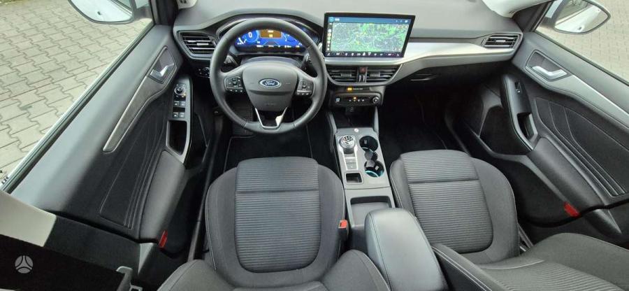 White Ford Focus 2023 in Kaunas, with an engine capacity of 1.50 L and mileage of 120 thousand km for 12950 €, photo 8 on AUTOMOTO.COM.LV