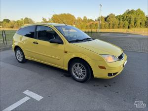 Yellow Ford Focus 2005 in Siauliai, with an engine capacity of 2.00 L and mileage of 150 thousand km for 550 €, photo 10 on AUTOMOTO.COM.LV