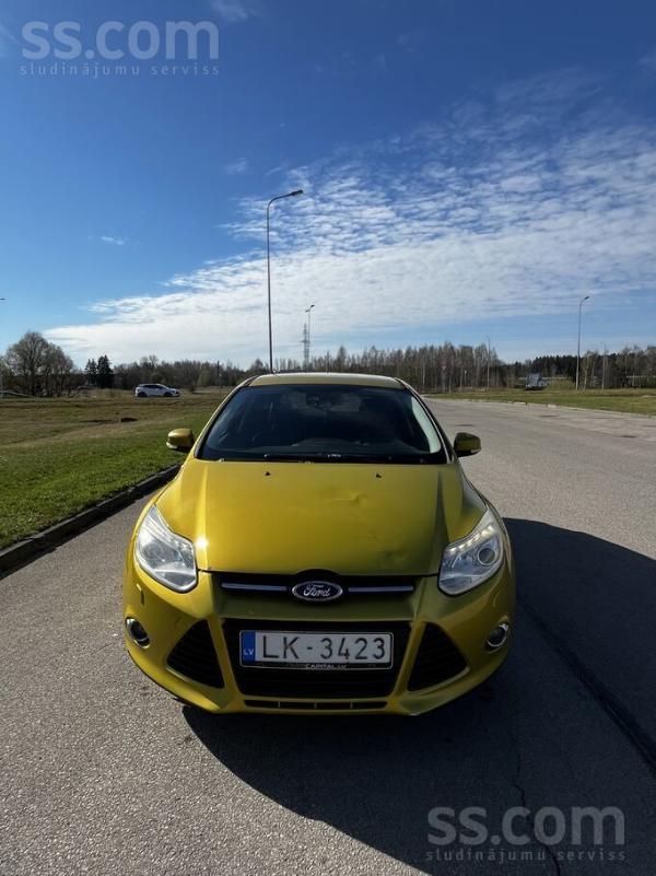 Yellow Ford Focus 2011 in Ogre, with an engine capacity of 1.60 L and mileage of 416 thousand km for 2950 €, photo 2 on AUTOMOTO.COM.LV