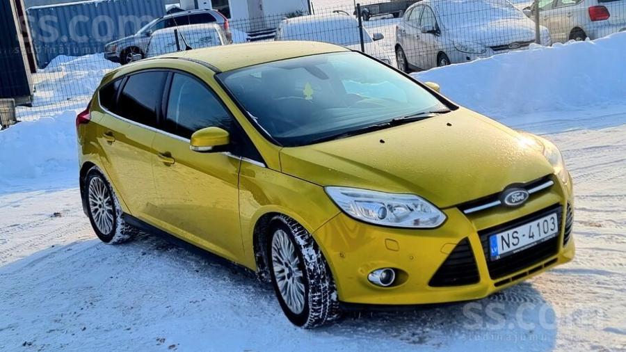 Yellow Ford Focus 2011 in Cesis, with an engine capacity of 1.60 L and mileage of 329 thousand km for 2500 €, photo 4 on AUTOMOTO.COM.LV