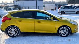 Yellow Ford Focus 2011 in Cesis, with an engine capacity of 1.60 L and mileage of 329 thousand km for 2500 €, photo 6 on AUTOMOTO.COM.LV