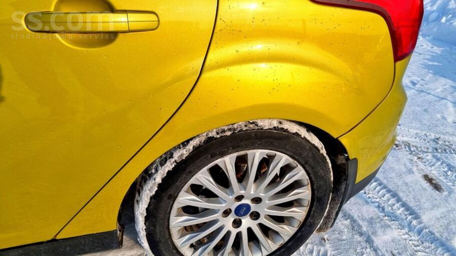 Yellow Ford Focus 2011 in Cesis, with an engine capacity of 1.60 L and mileage of 329 thousand km for 2500 €, photo 13 on AUTOMOTO.COM.LV