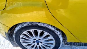 Yellow Ford Focus 2011 in Cesis, with an engine capacity of 1.60 L and mileage of 329 thousand km for 2500 €, photo 15 on AUTOMOTO.COM.LV